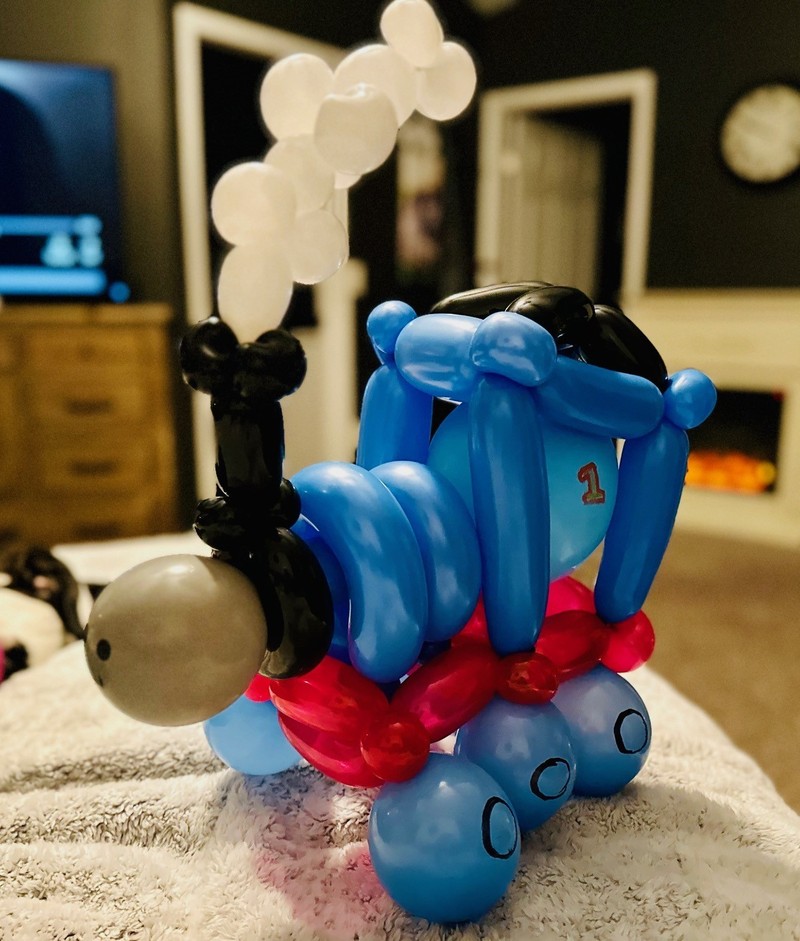 Brennan's Balloon Animals - Let's Twist!