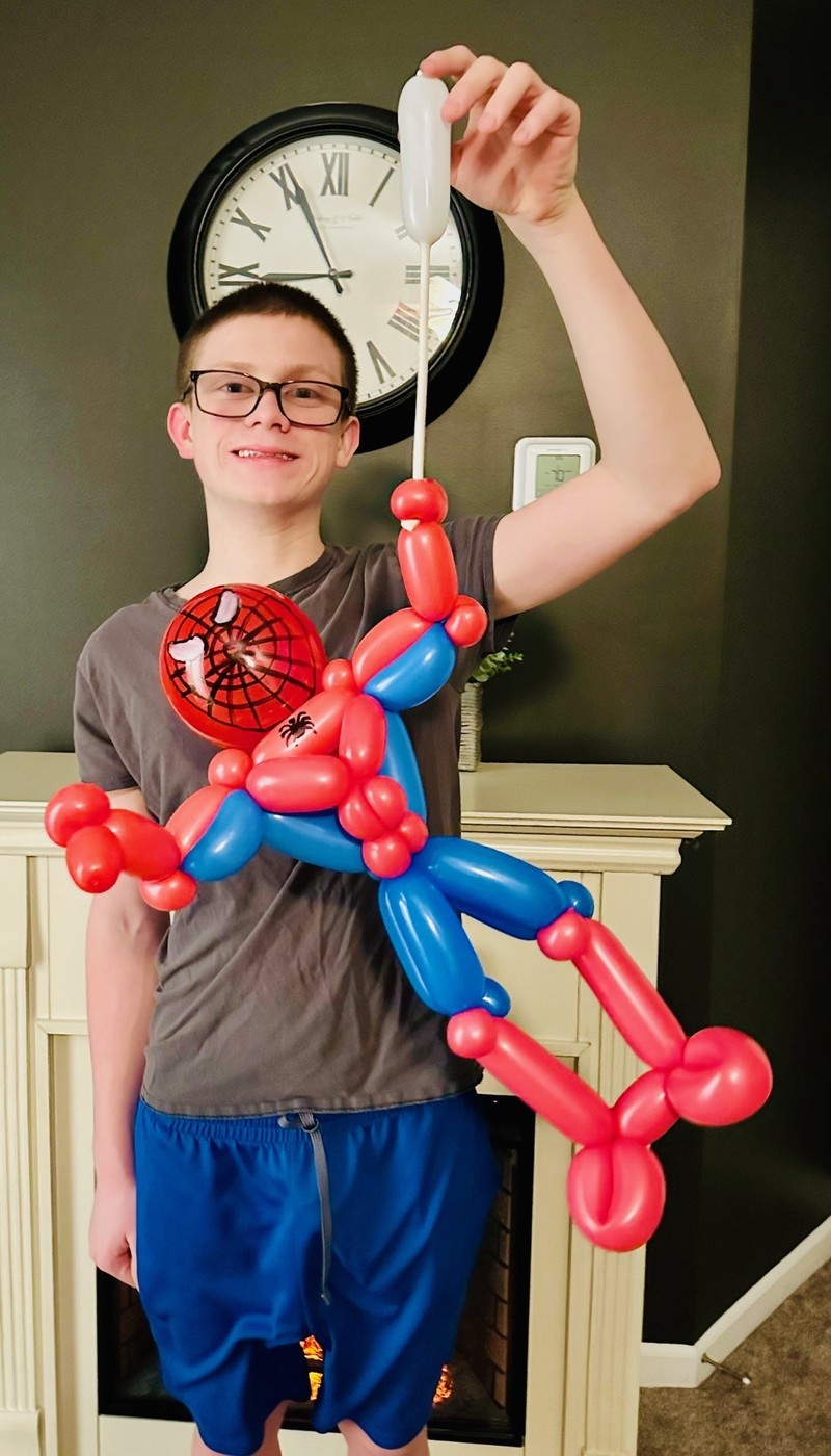 Brennan's Balloon Animals - Let's Twist!
