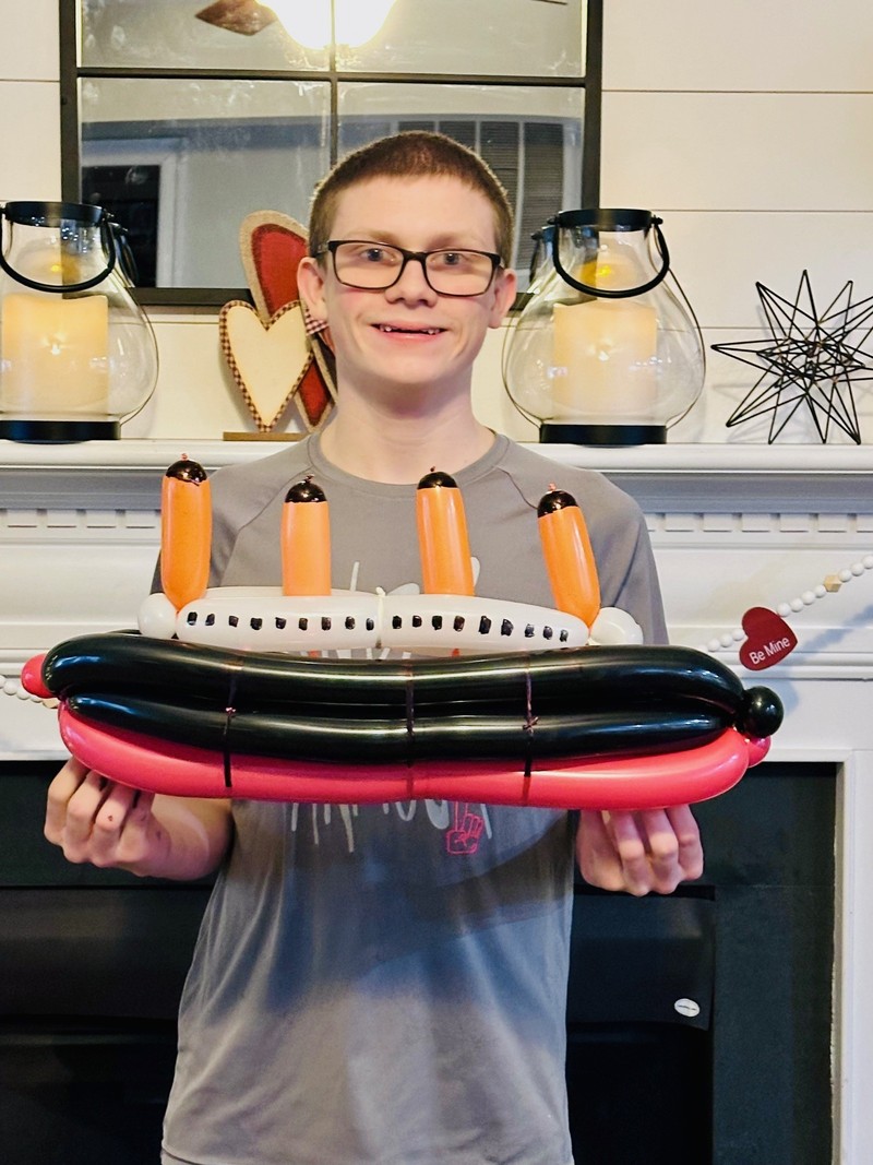 Brennan's Balloon Animals - Let's Twist!