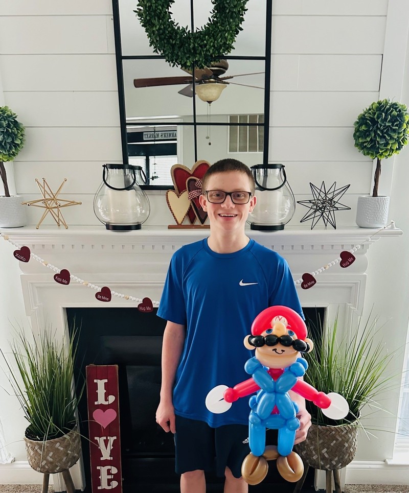 Brennan's Balloon Animals - Let's Twist!