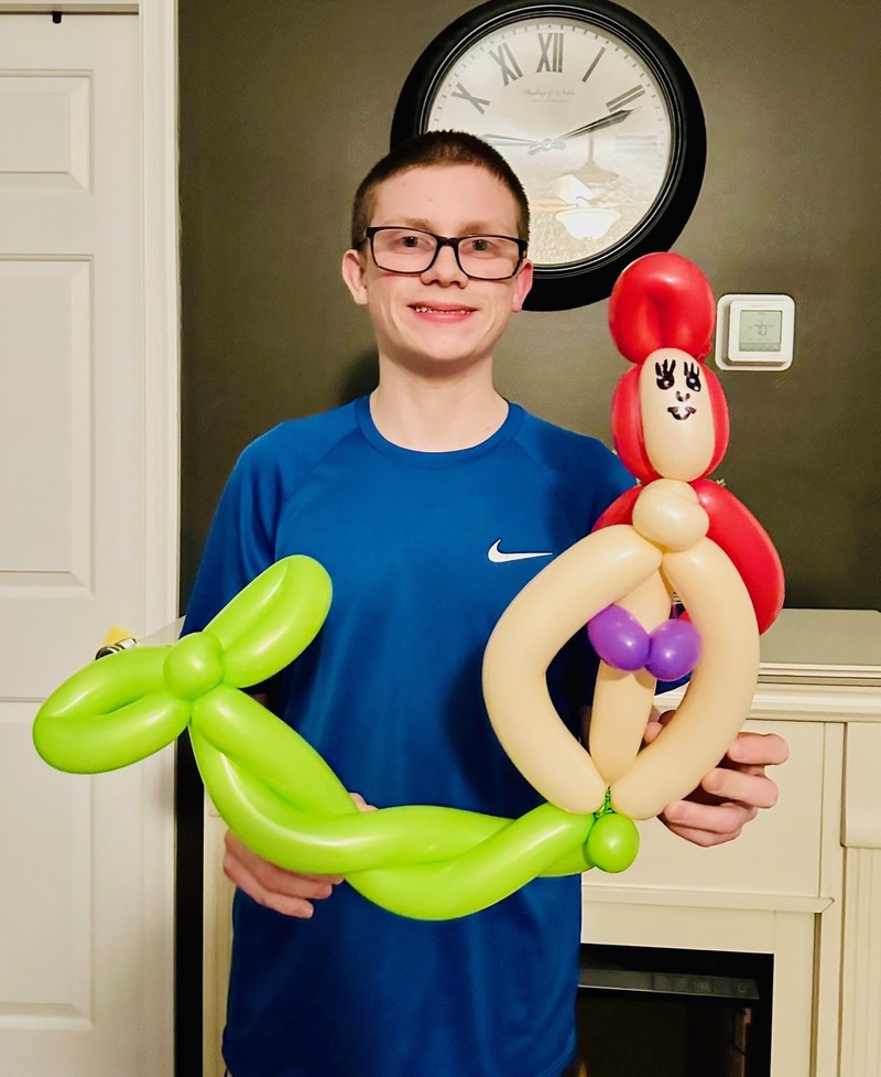 Brennan's Balloon Animals - Let's Twist!