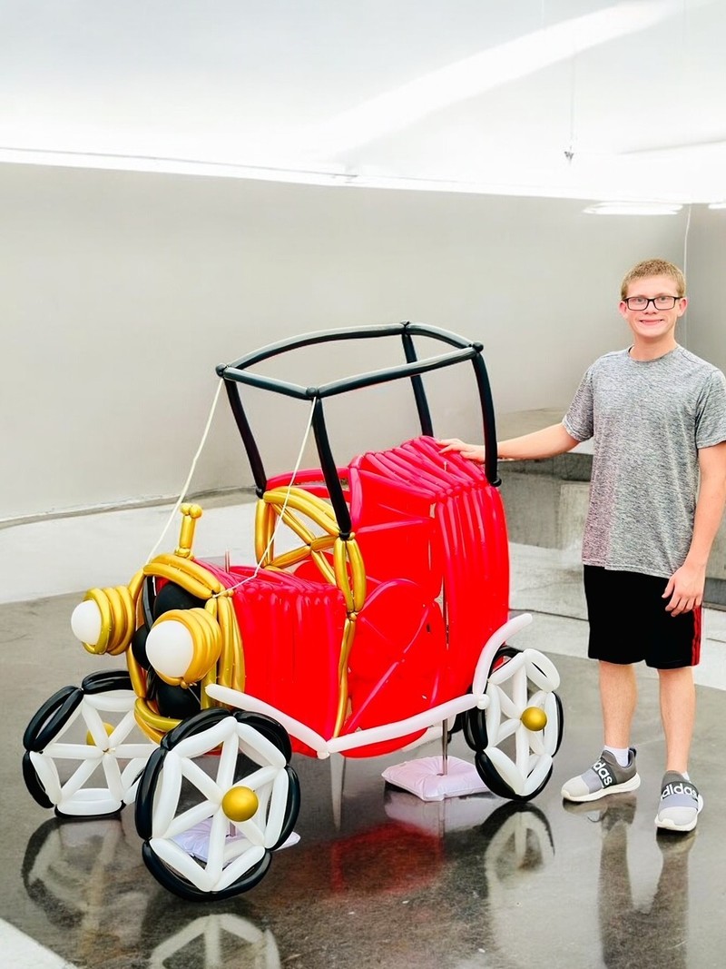 Brennan's Balloon Animals - Let's Twist!